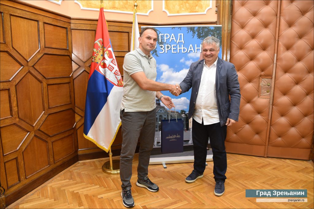 Generalni direktor “Telekom Srbije” Vladimir Lučić u razgovoru s ...